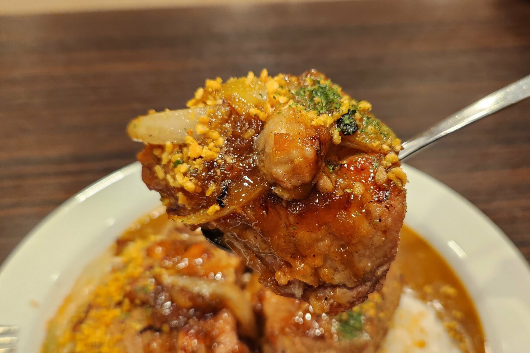 SNSで話題【CoCo壱番屋】の「ホロ肉ドカンと豪快カレー」 圧倒的なデカ盛り具合にノックアウト | 3ページ目 | LIMO | くらしとお金の経済メディア